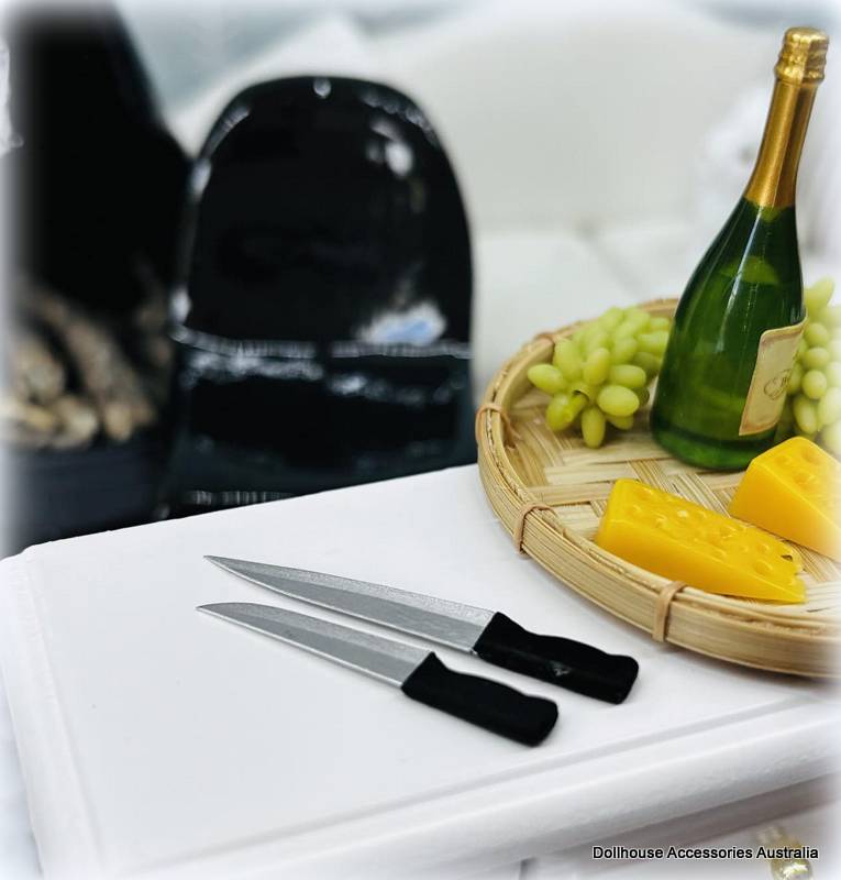 Pair of Kitchen Knives - Miniature – Dollhouse Accessories Australia