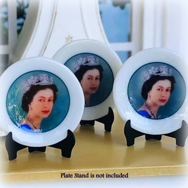Queen Elizabeth Plate - 2.5 cm - Miniature – Dollhouse Accessories ...